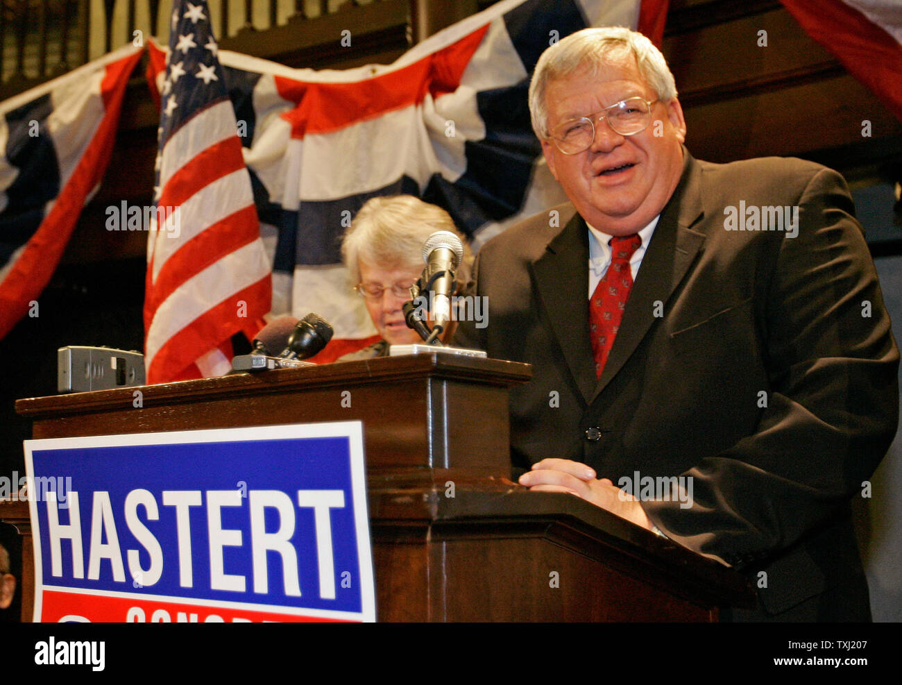 Dennis hastert 1999 hi-res stock photography and images - Alamy