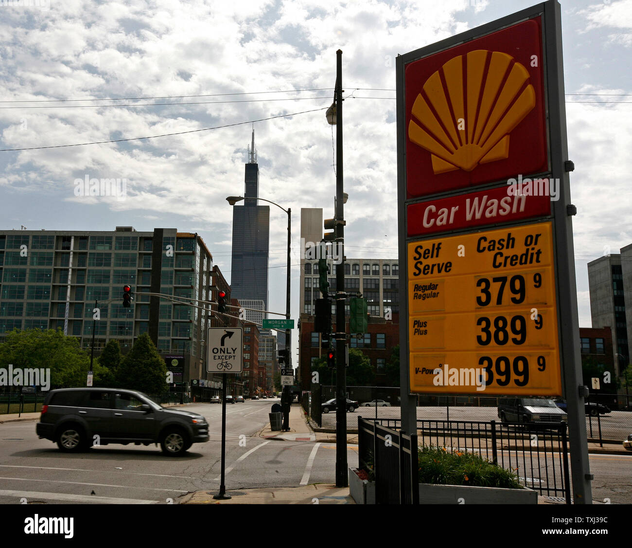 Regular gas hi-res stock photography and images - Alamy