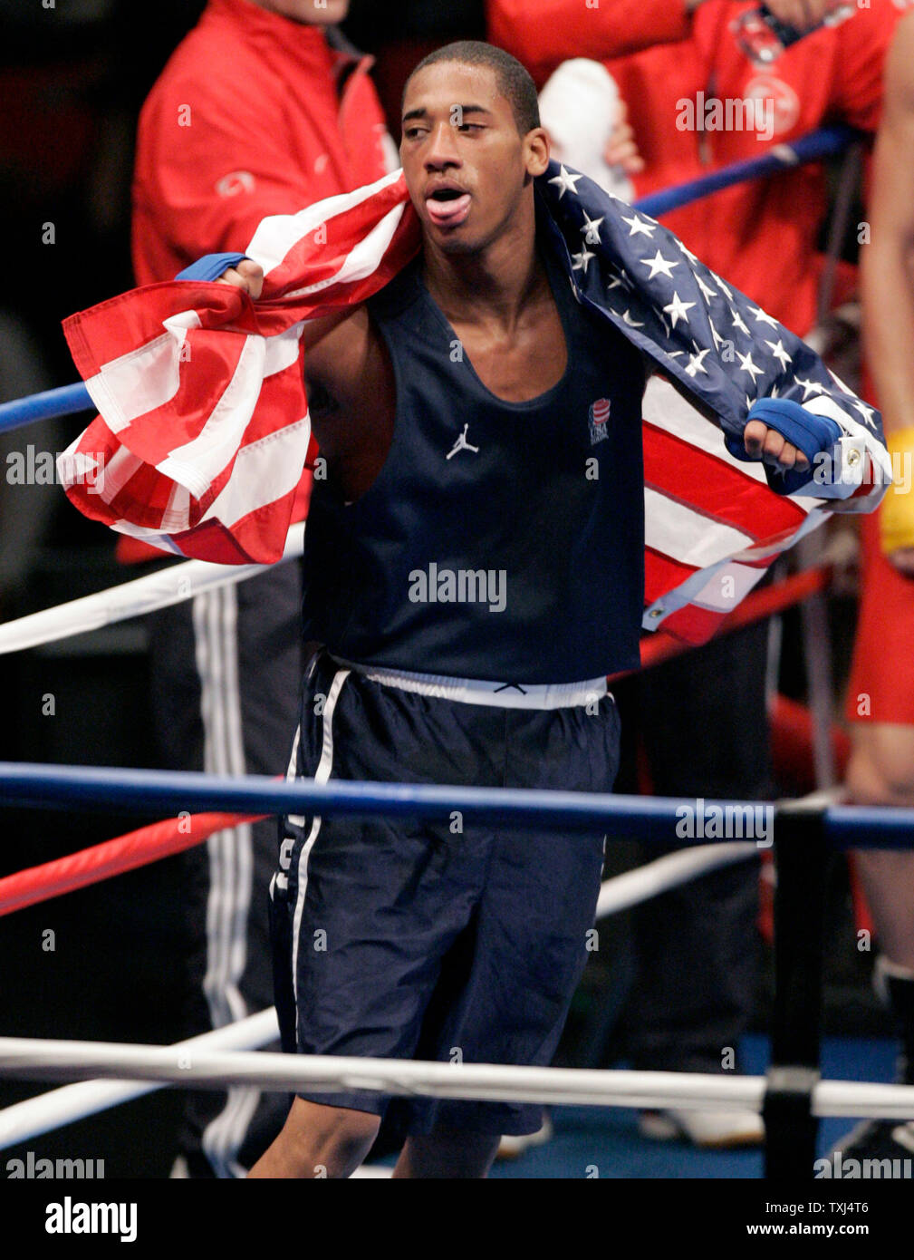 Demetrius Andrade of the USA celebrates his 22-6 victory over Adem ...