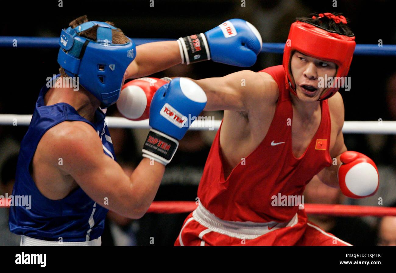 Super heavyweight hi-res stock photography and images - Alamy