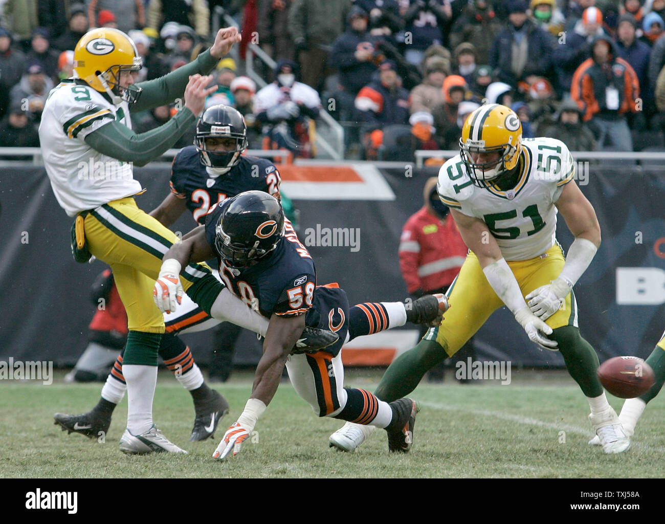 Green bay packers punter hi-res stock photography and images - Alamy