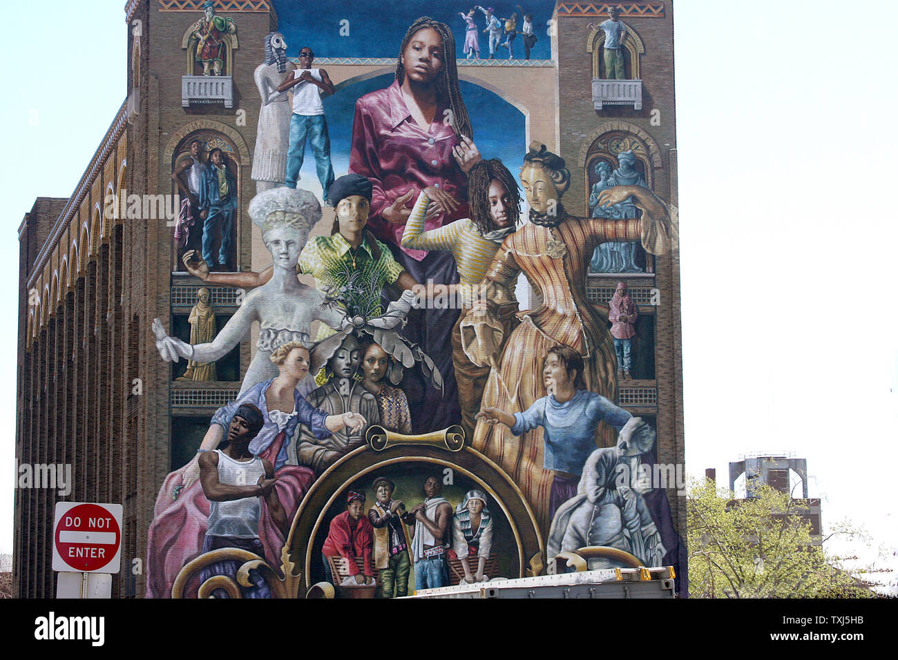 The "Common threads" mural in Philadelphia, PA, USA Stock Photo - Alamy