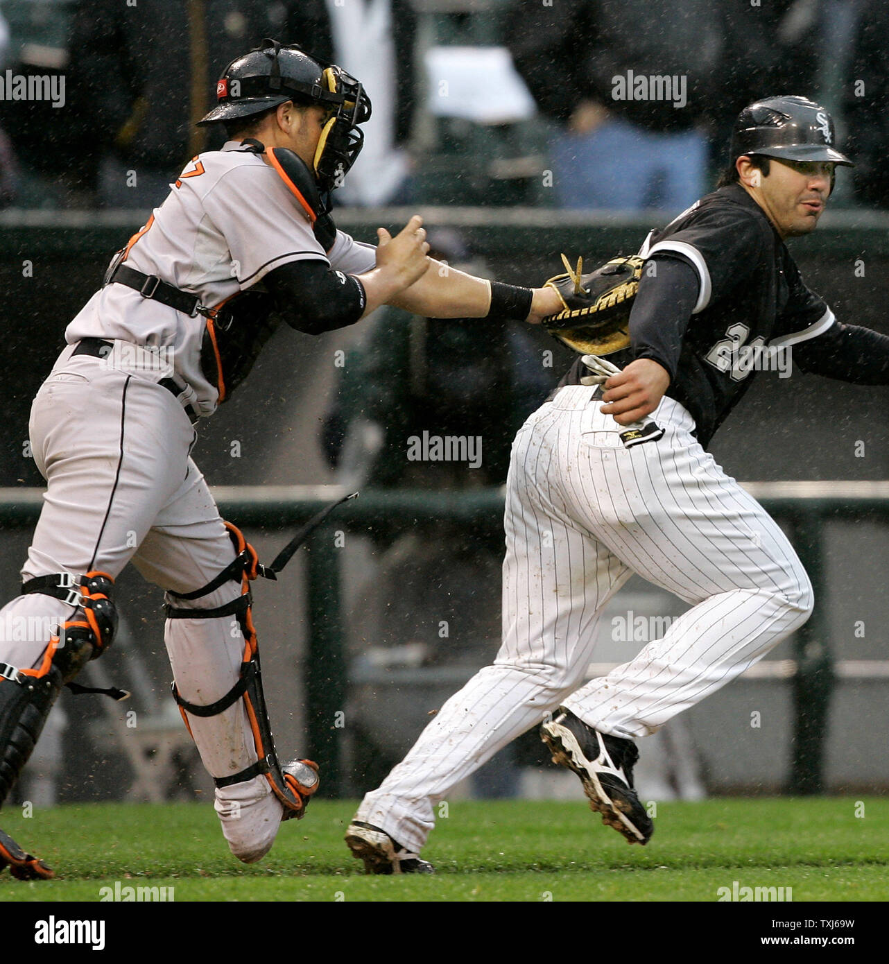 Baltimore orioles catcher ramon hernandez hi-res stock photography and ...