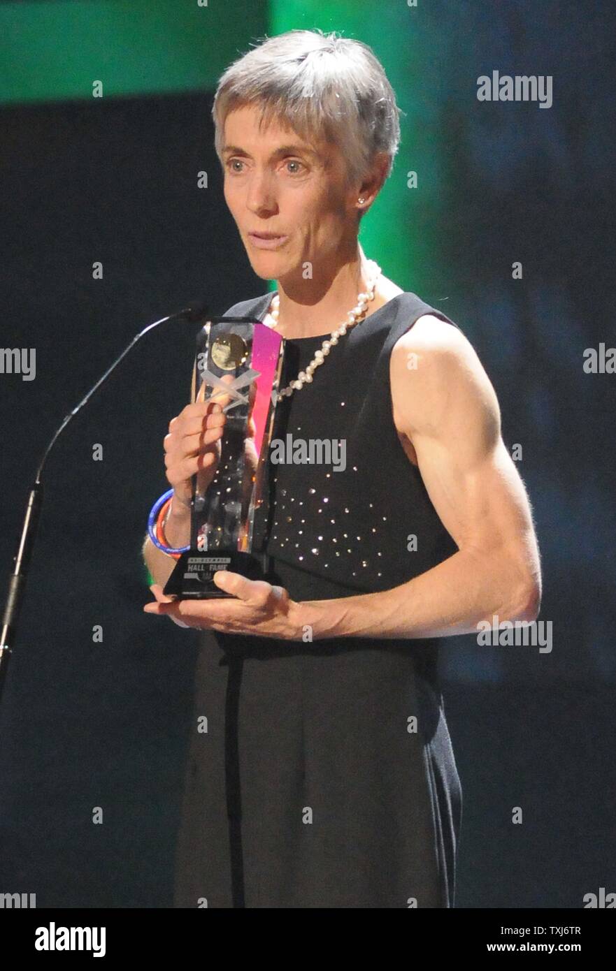 Joan samuelson hi-res stock photography and images - Alamy