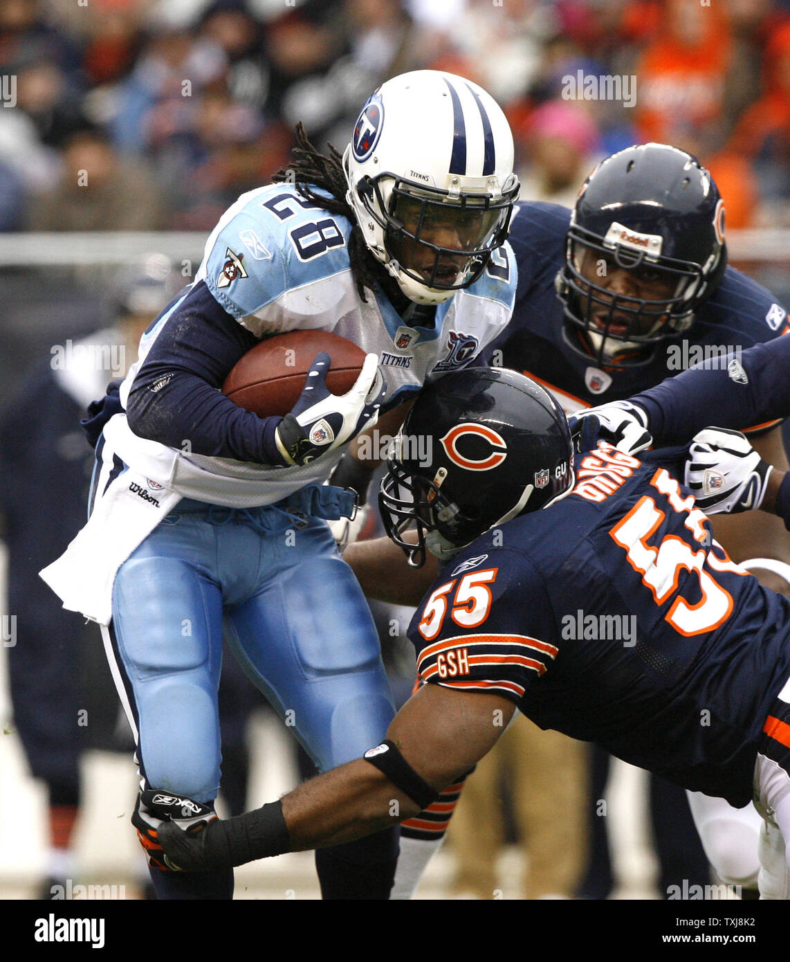 Chicago Bears linebacker Lance Briggs (55) stops Tennessee Titans ...