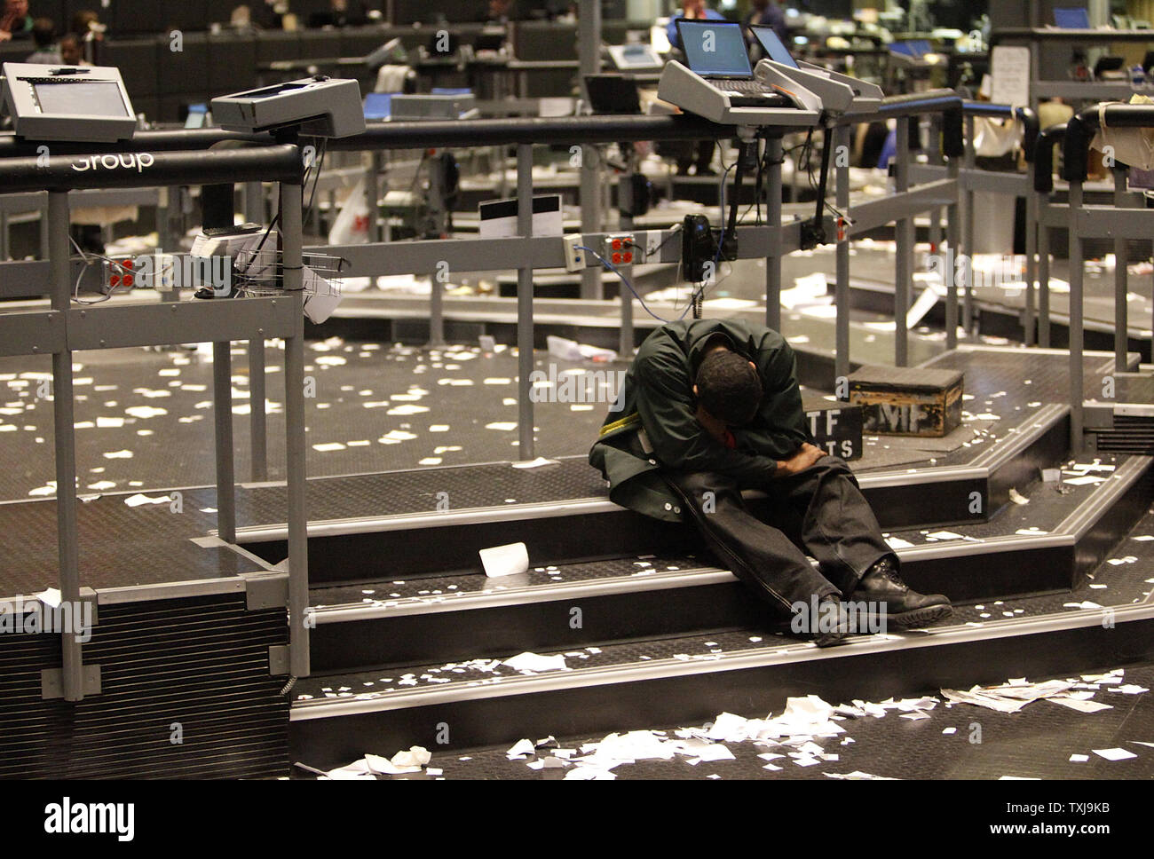 Chicago board of trade trading pit hi-res stock photography and images ...