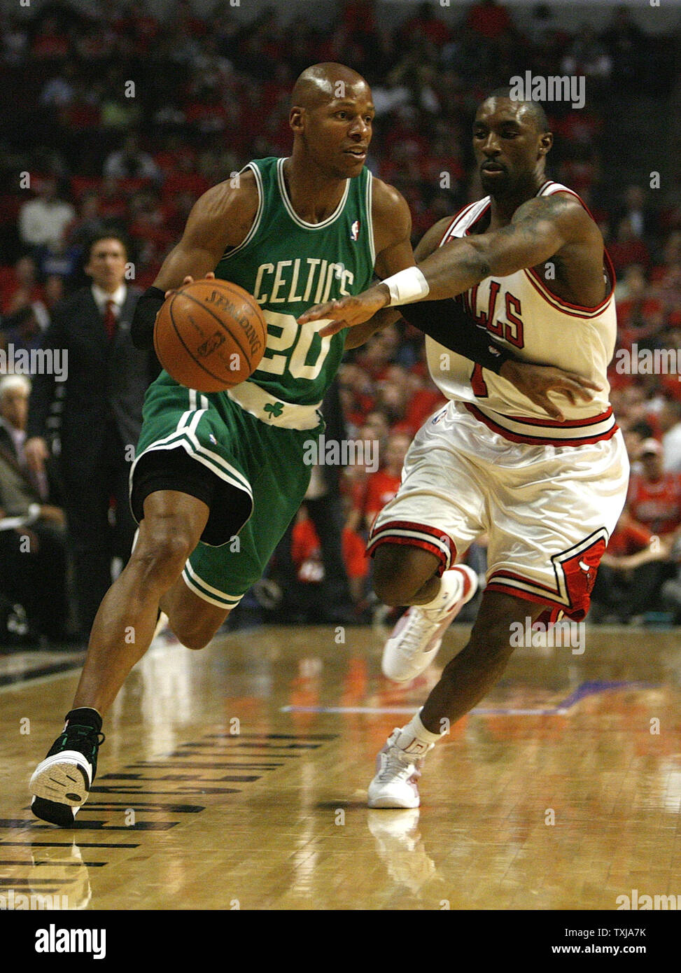 Ben gordon basketball hi-res stock photography and images - Alamy