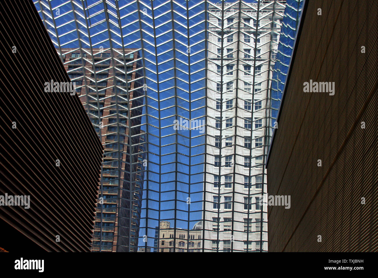 Transparent walls hi-res stock photography and images - Alamy