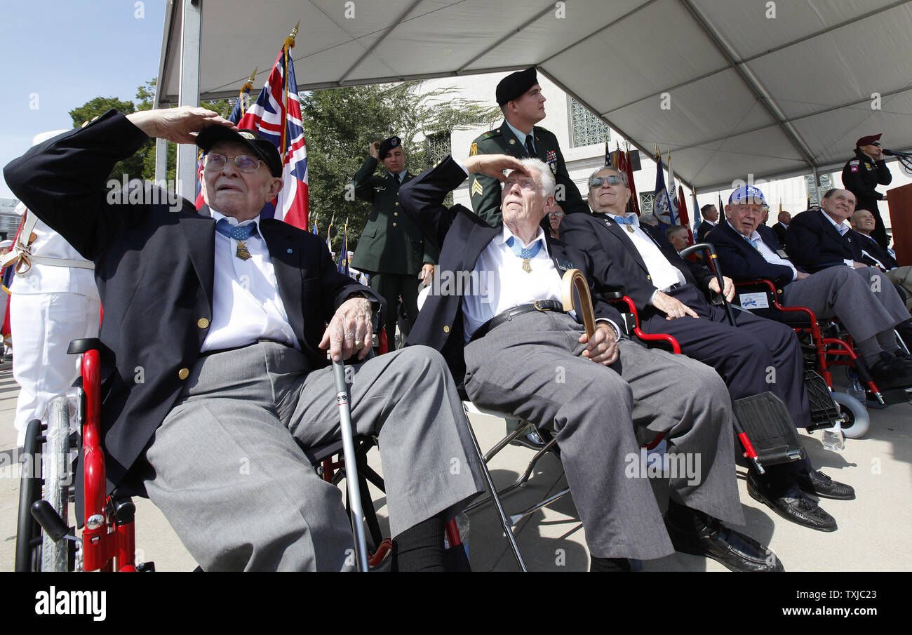 Medal of Honor recipients Nicholas Oresko (WWII) (L) Francis Currey ...