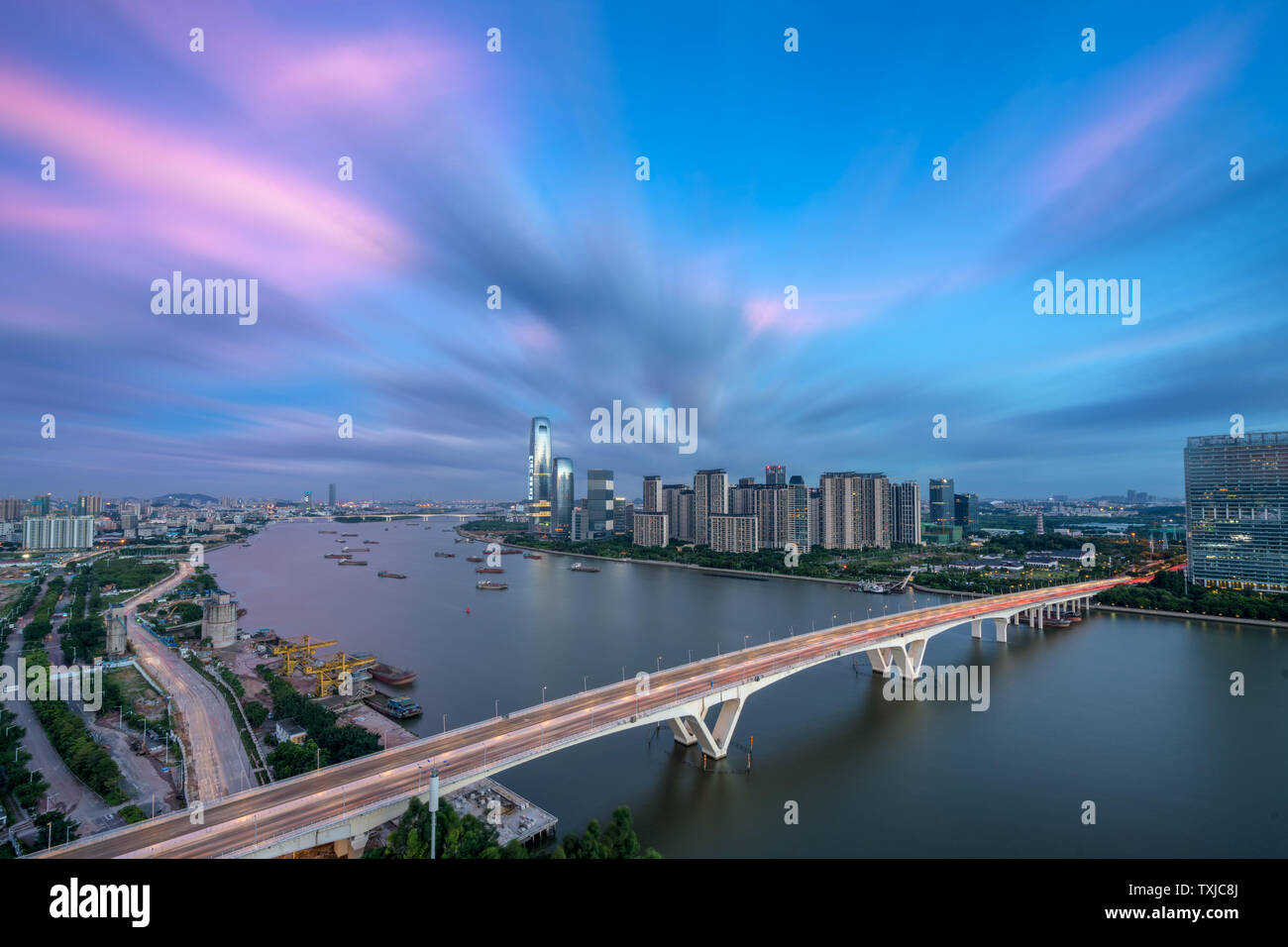 Guangzhou landmarks and urban scenery hi-res stock photography and ...