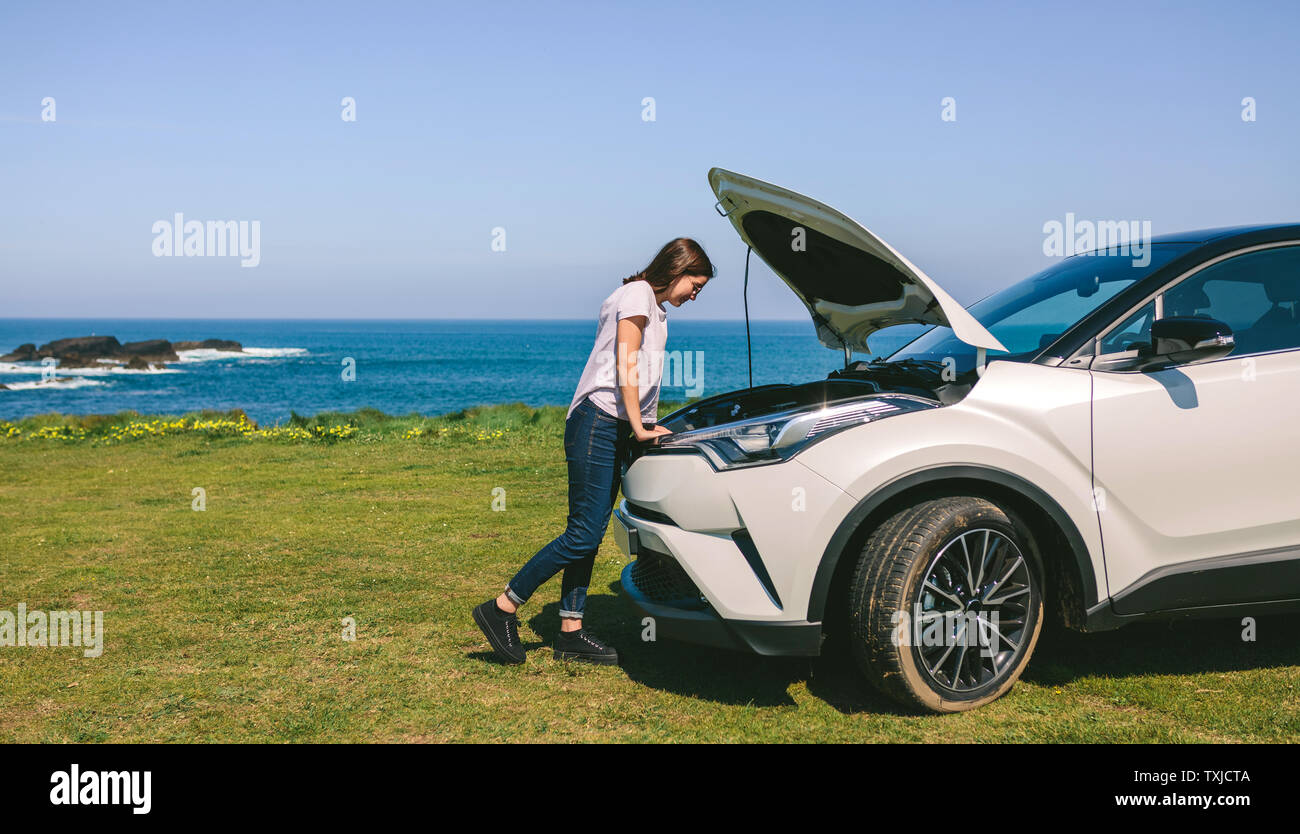 Engine breakdown hi-res stock photography and images - Alamy