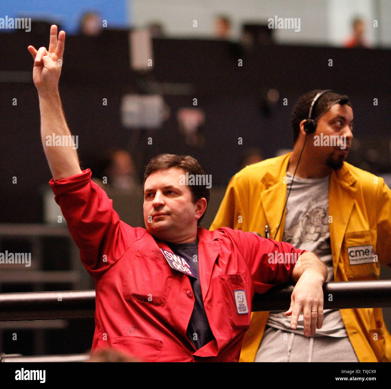 Chicago board of trade trading pit hi-res stock photography and images ...