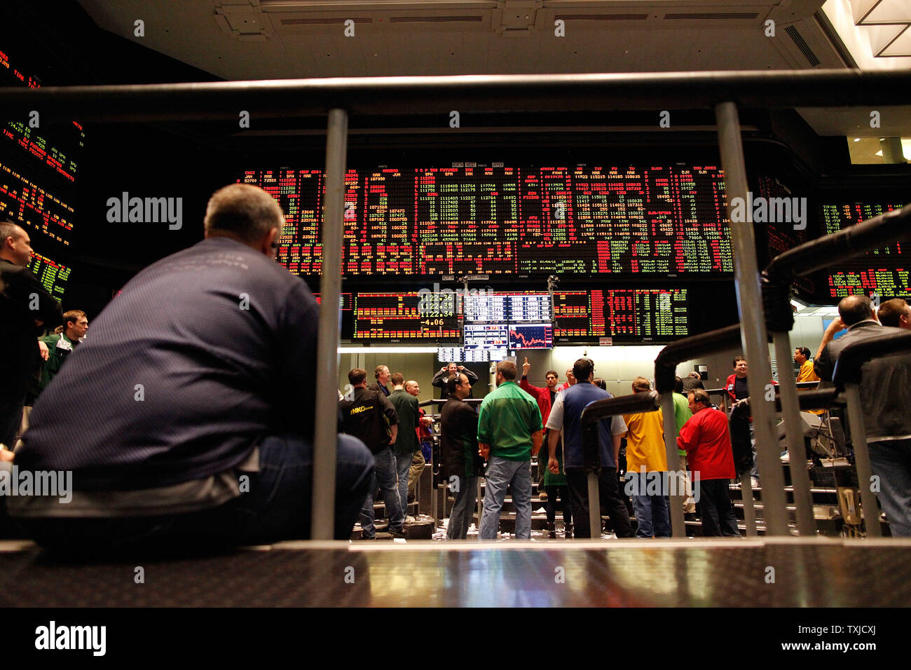 S&p futures pit hi-res stock photography and images - Alamy