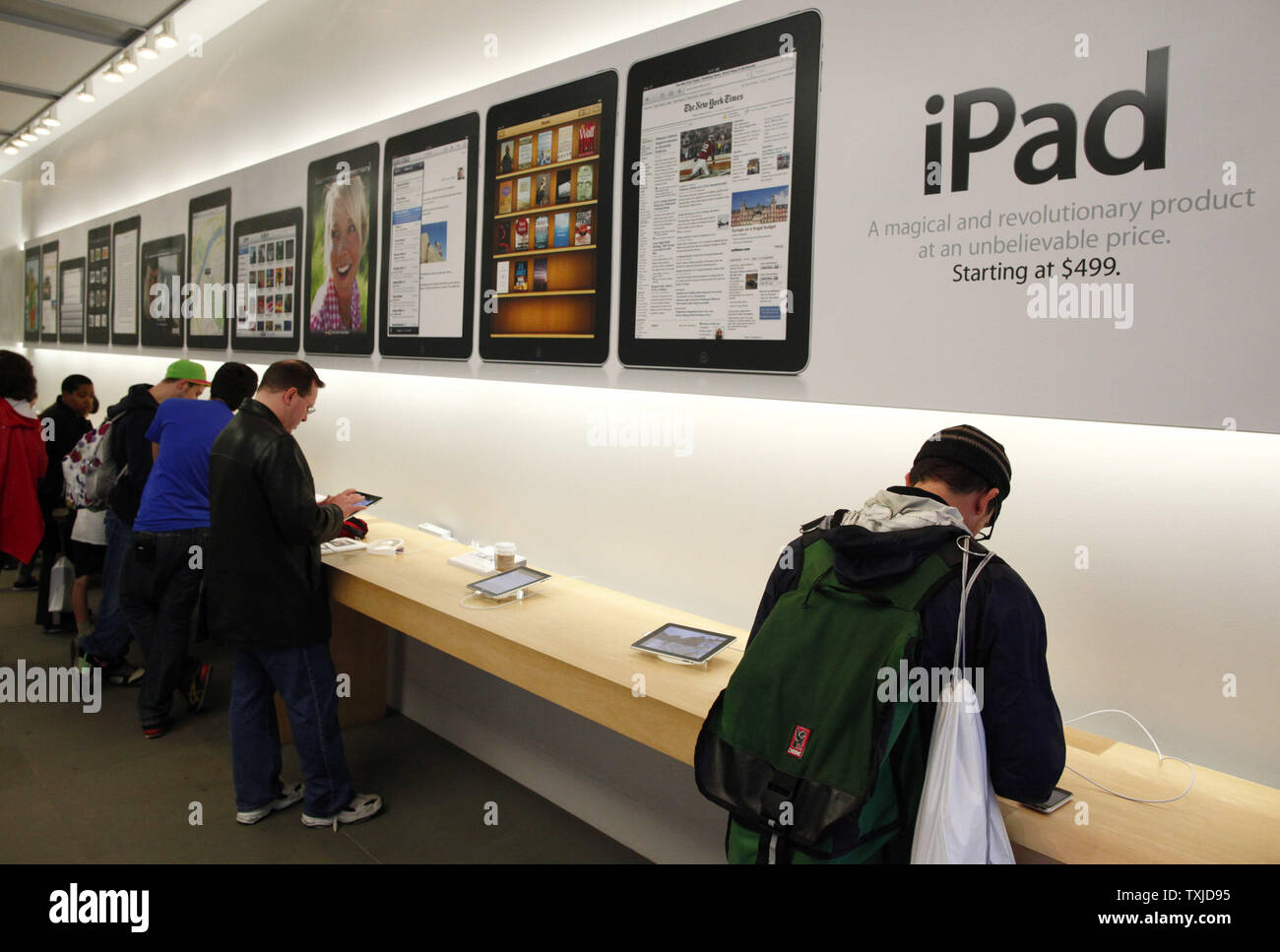 Best buy computers hi-res stock photography and images - Alamy