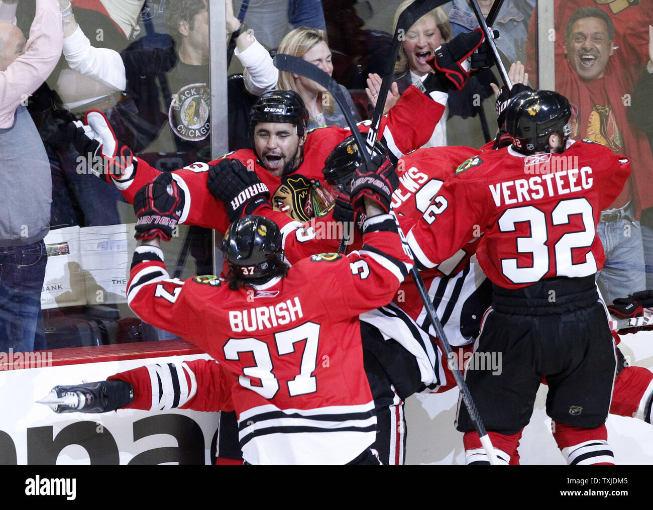 Nhl goal celebration hi-res stock photography and images - Alamy