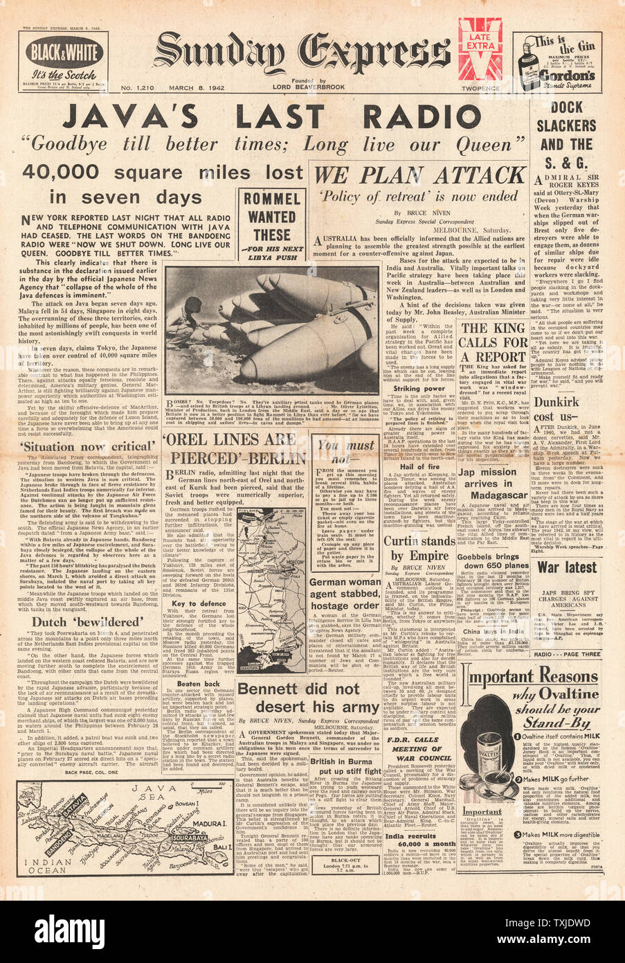 1942 front page Sunday Express Battle for Java Stock Photo - Alamy
