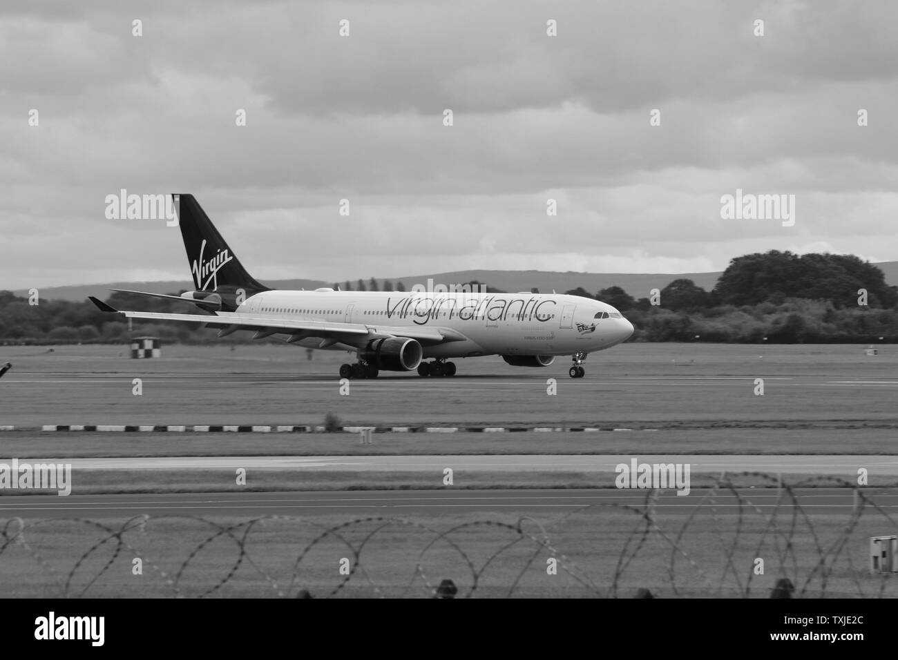 Manchester aviation runway visitor park Stock Photo - Alamy