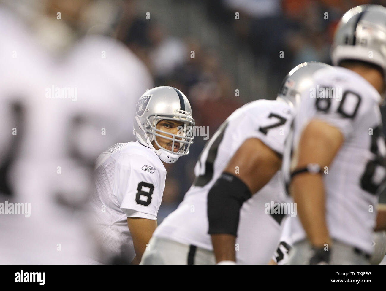 Oakland raiders line up hi-res stock photography and images - Alamy
