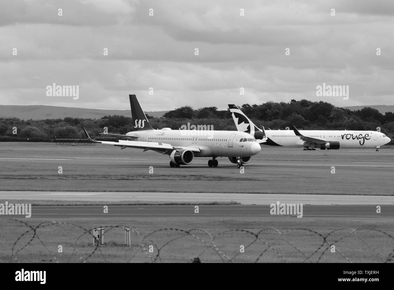 Manchester aviation runway visitor park Stock Photo - Alamy