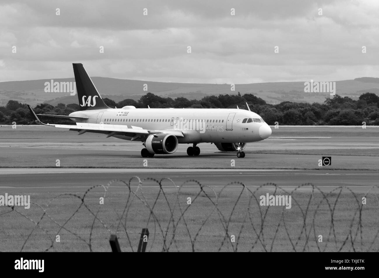 Manchester aviation runway visitor park Stock Photo - Alamy