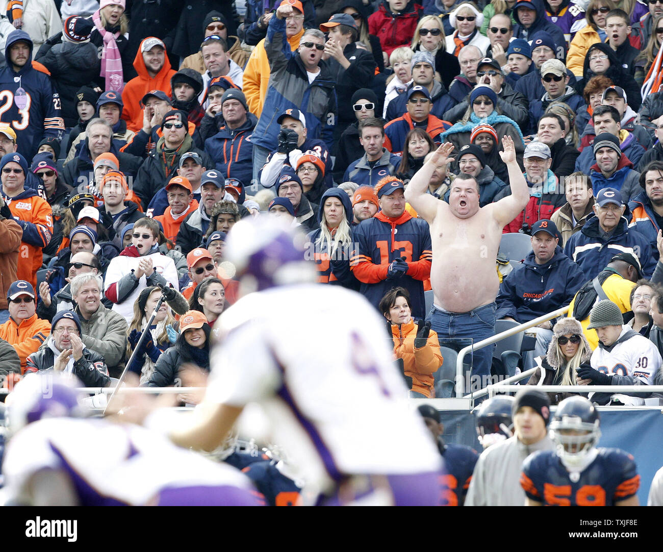 Chicago bears fans hi-res stock photography and images - Alamy