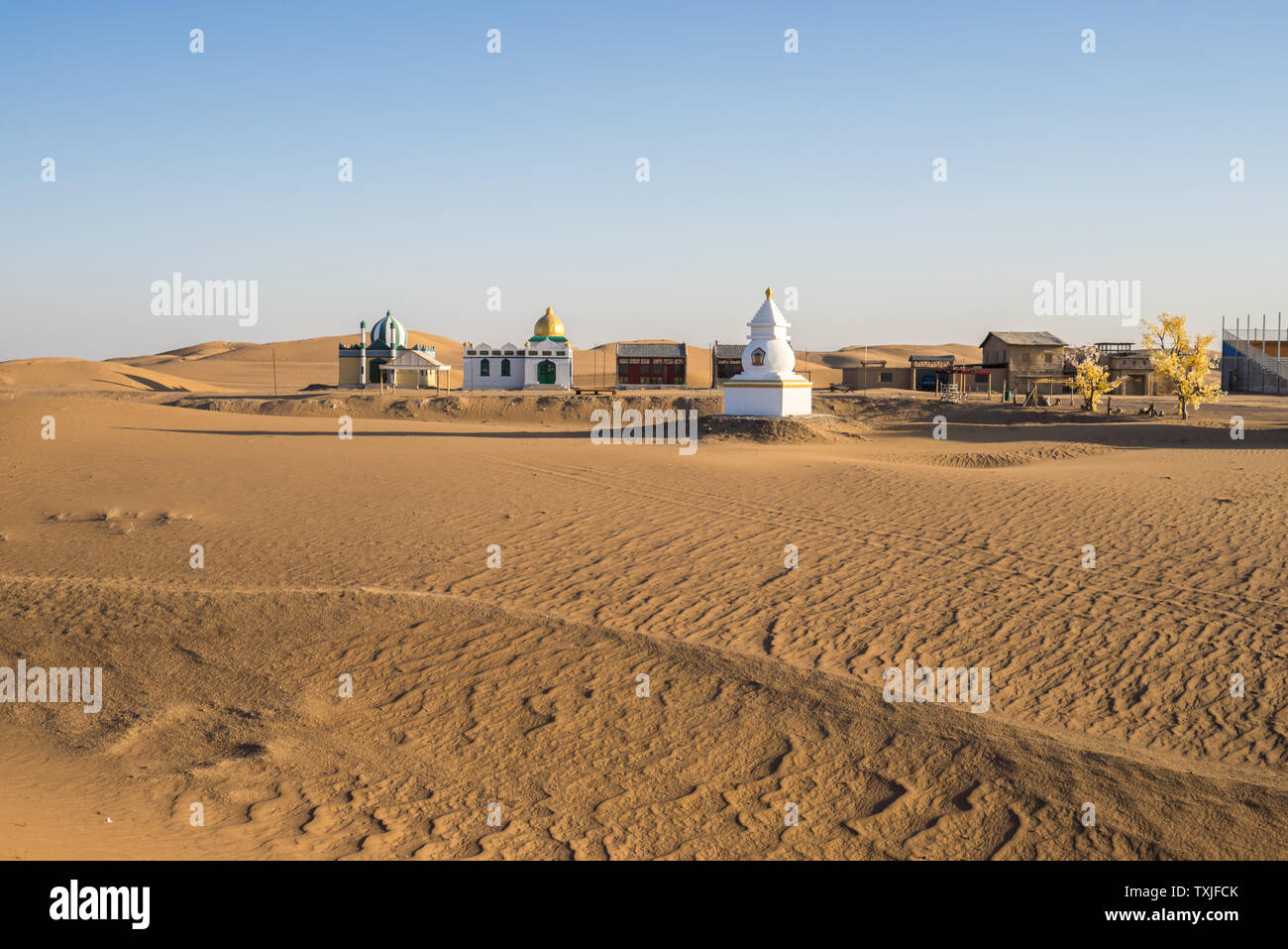 Tengri desert hi-res stock photography and images - Alamy