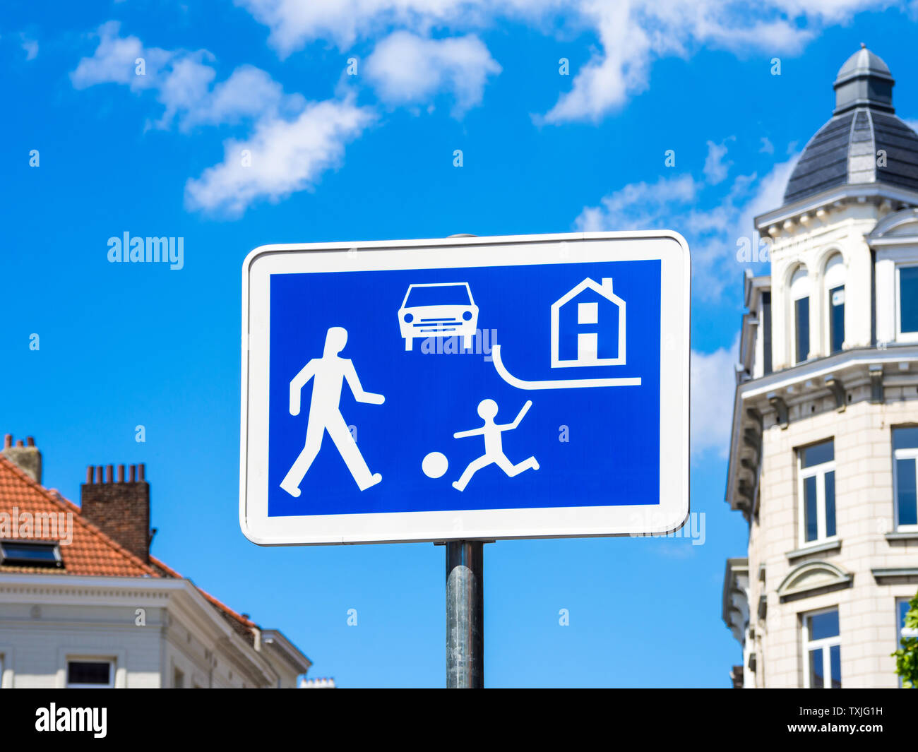Multi-instructional road sign, Brussels, Belgium Stock Photo - Alamy