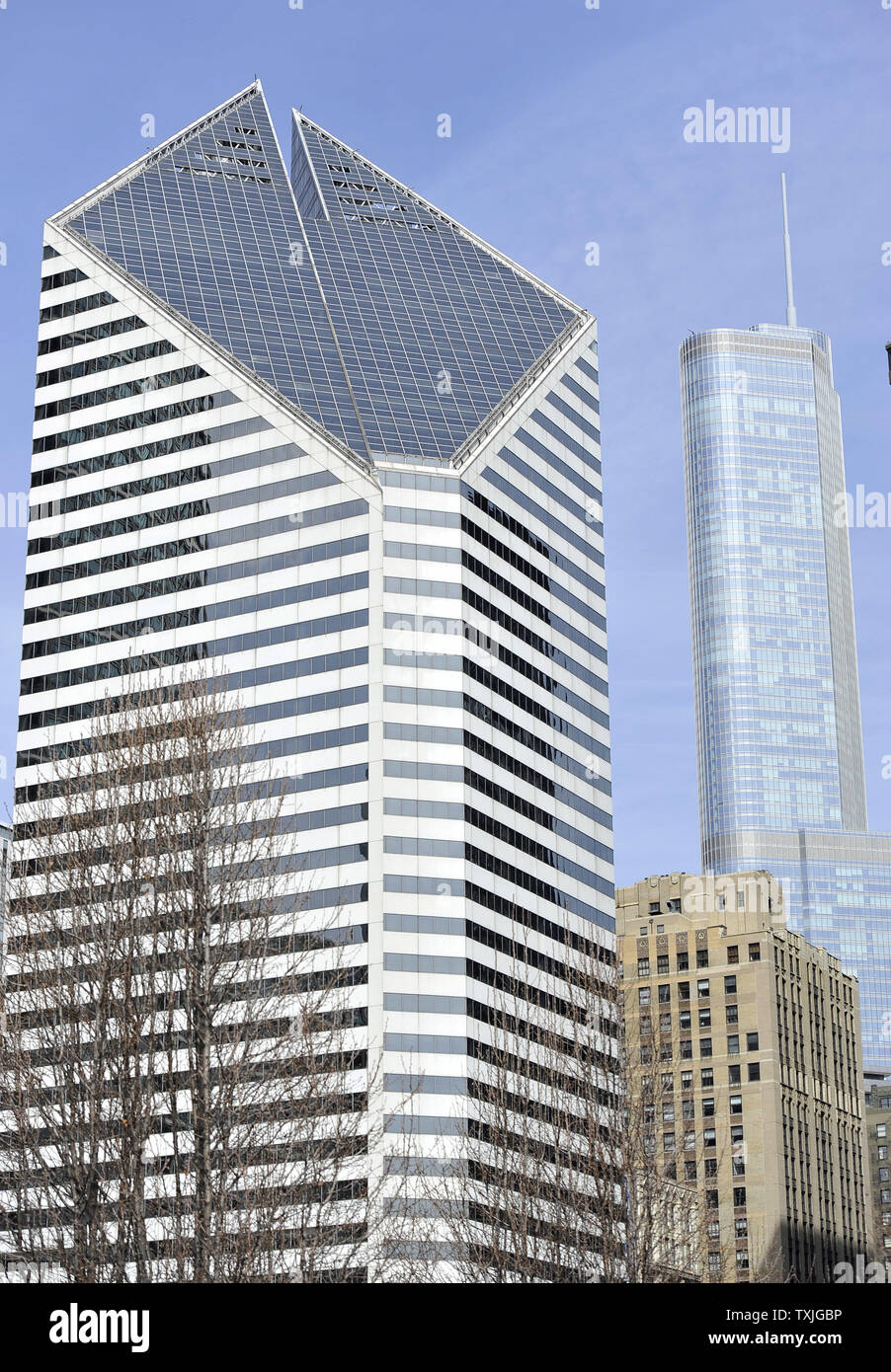 Chicago skyline hi hi-res stock photography and images - Alamy