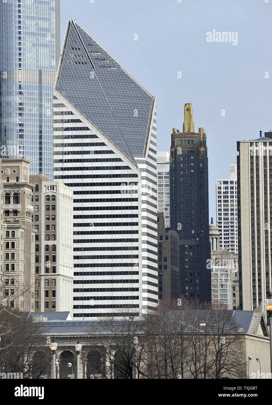 The smurfit stone building hi-res stock photography and images - Alamy