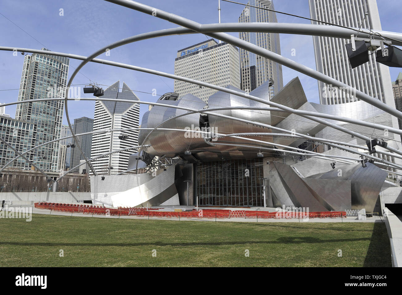 Fixed angles hi-res stock photography and images - Alamy