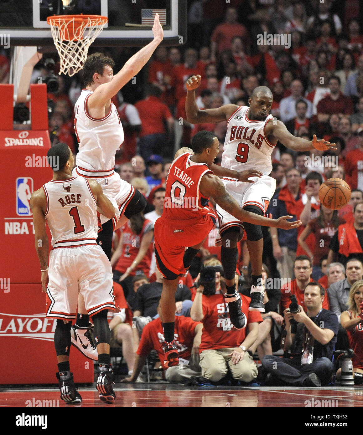 Derrick Rose Dunk On Steve Nash