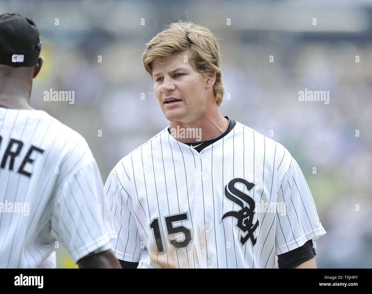 Chicago White Sox second baseman Gordon Beckham stands on the field ...