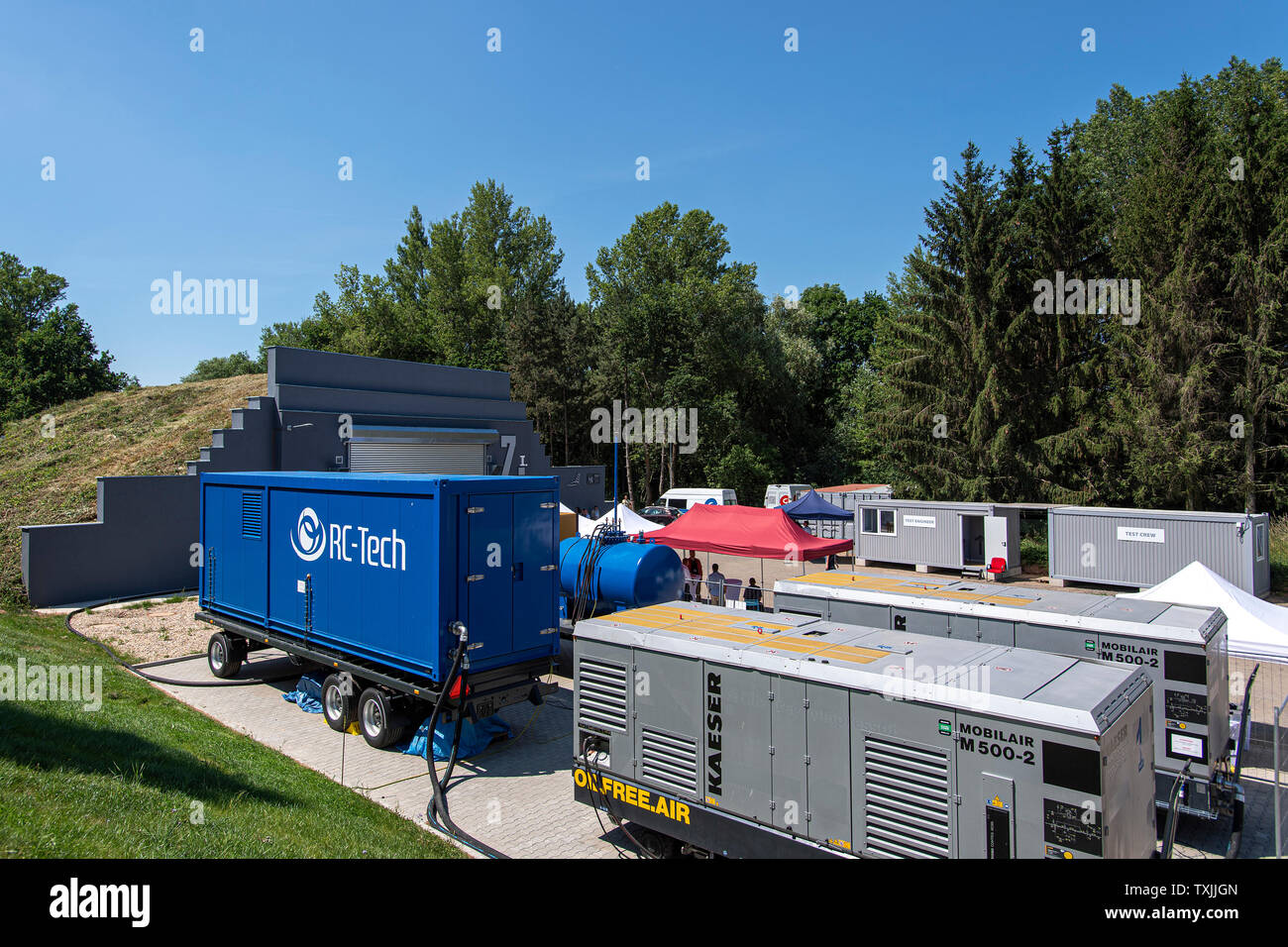 Mechanical testing laboratory hi-res stock photography and images - Alamy