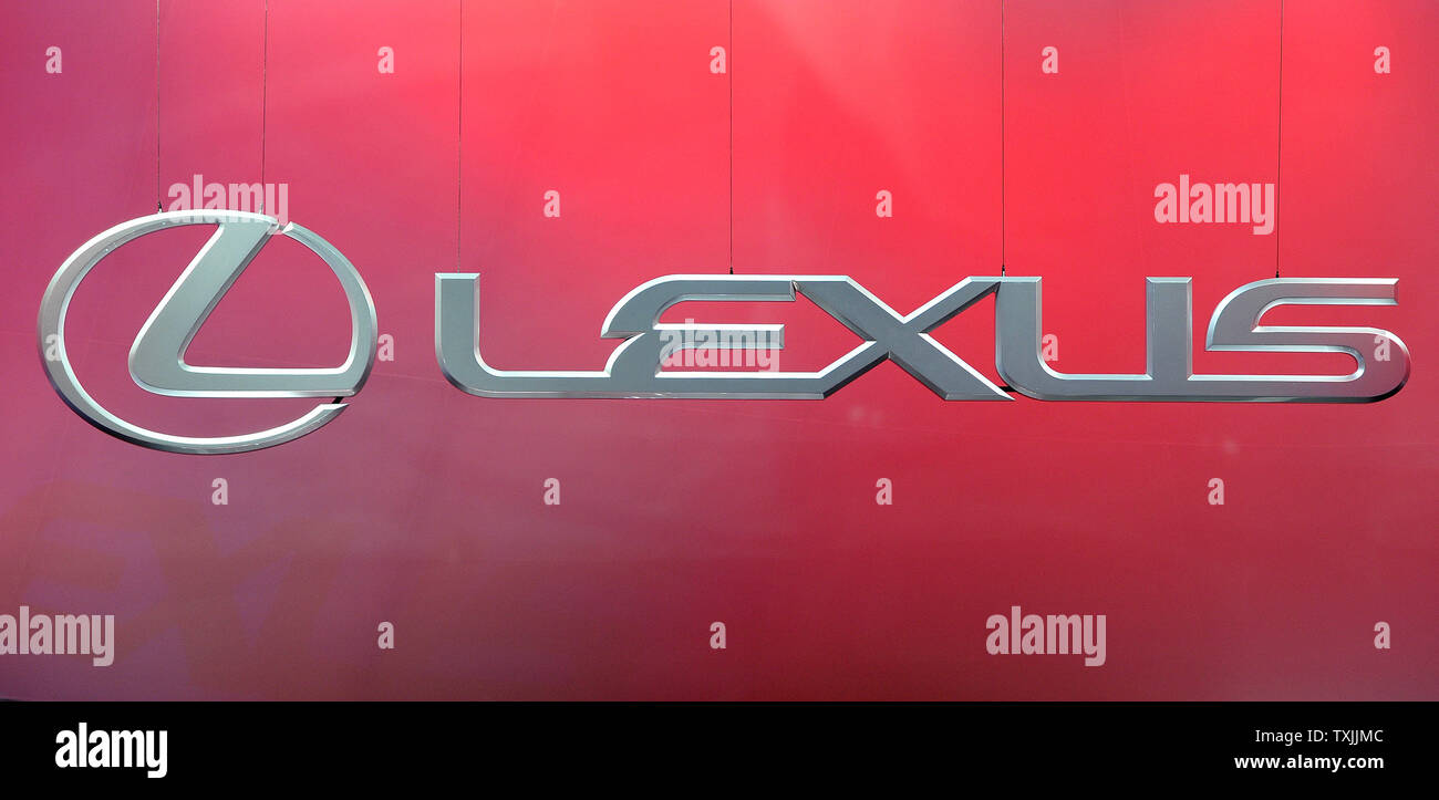 Lexus logo hi-res stock photography and images - Alamy
