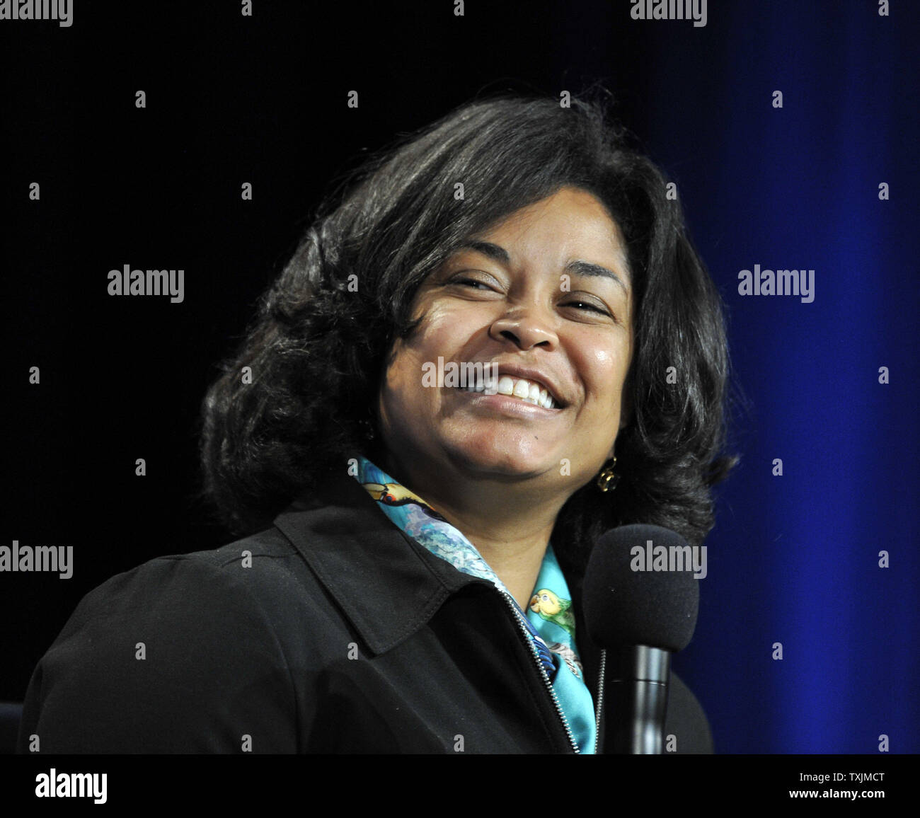 Lisa hall hi-res stock photography and images - Alamy