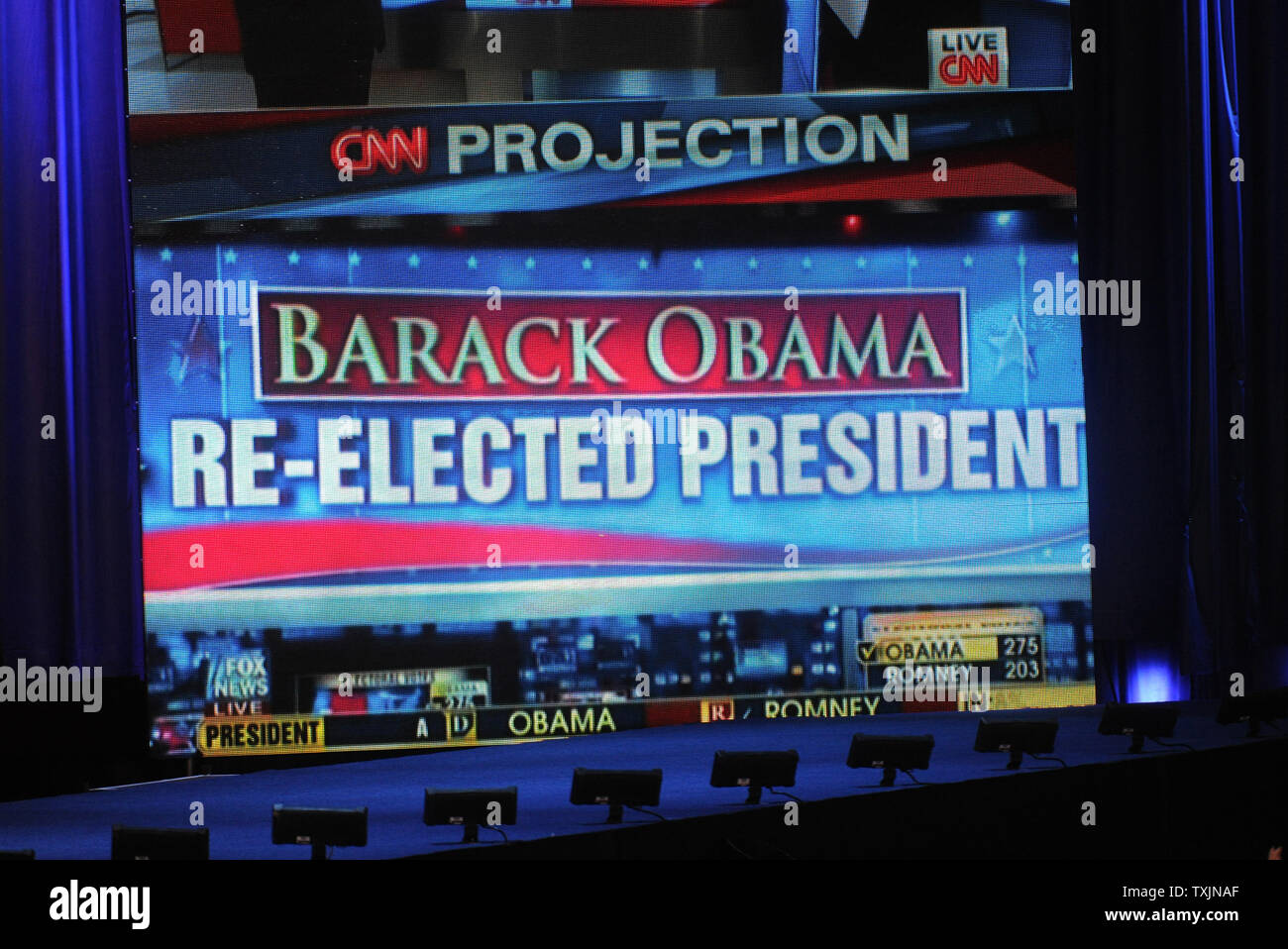 Large screen projection hi-res stock photography and images - Alamy