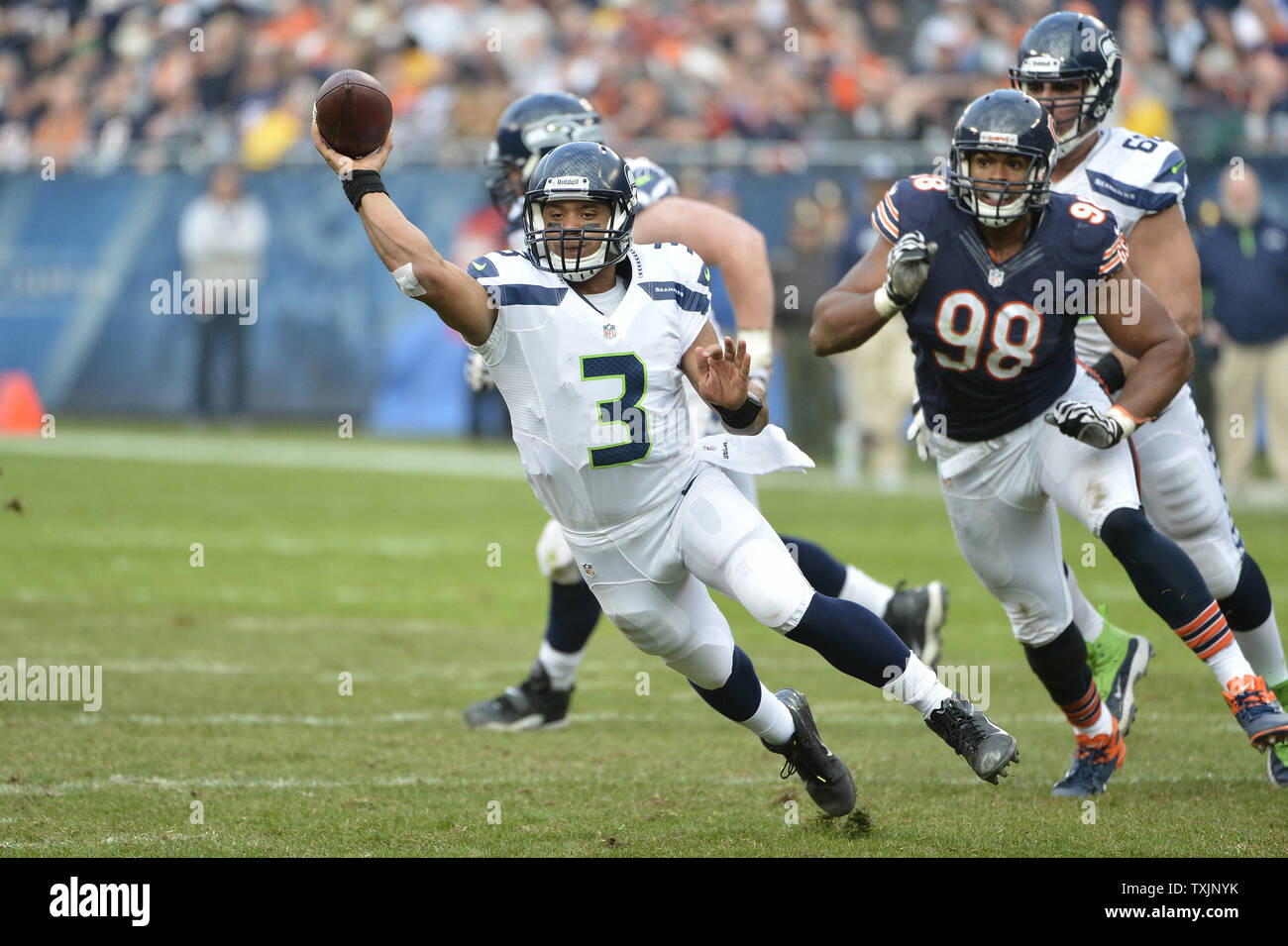 Brian russell nfl hi-res stock photography and images - Alamy