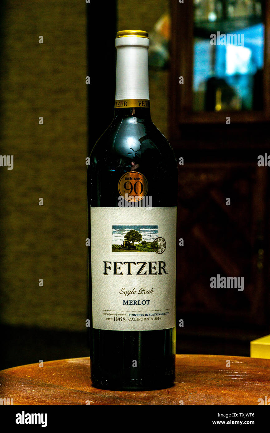 90 point wine hi-res stock photography and images - Alamy