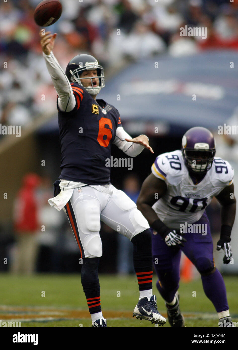 Chicago Bears quarterback Jay Cutler throws to the endzone in the ...