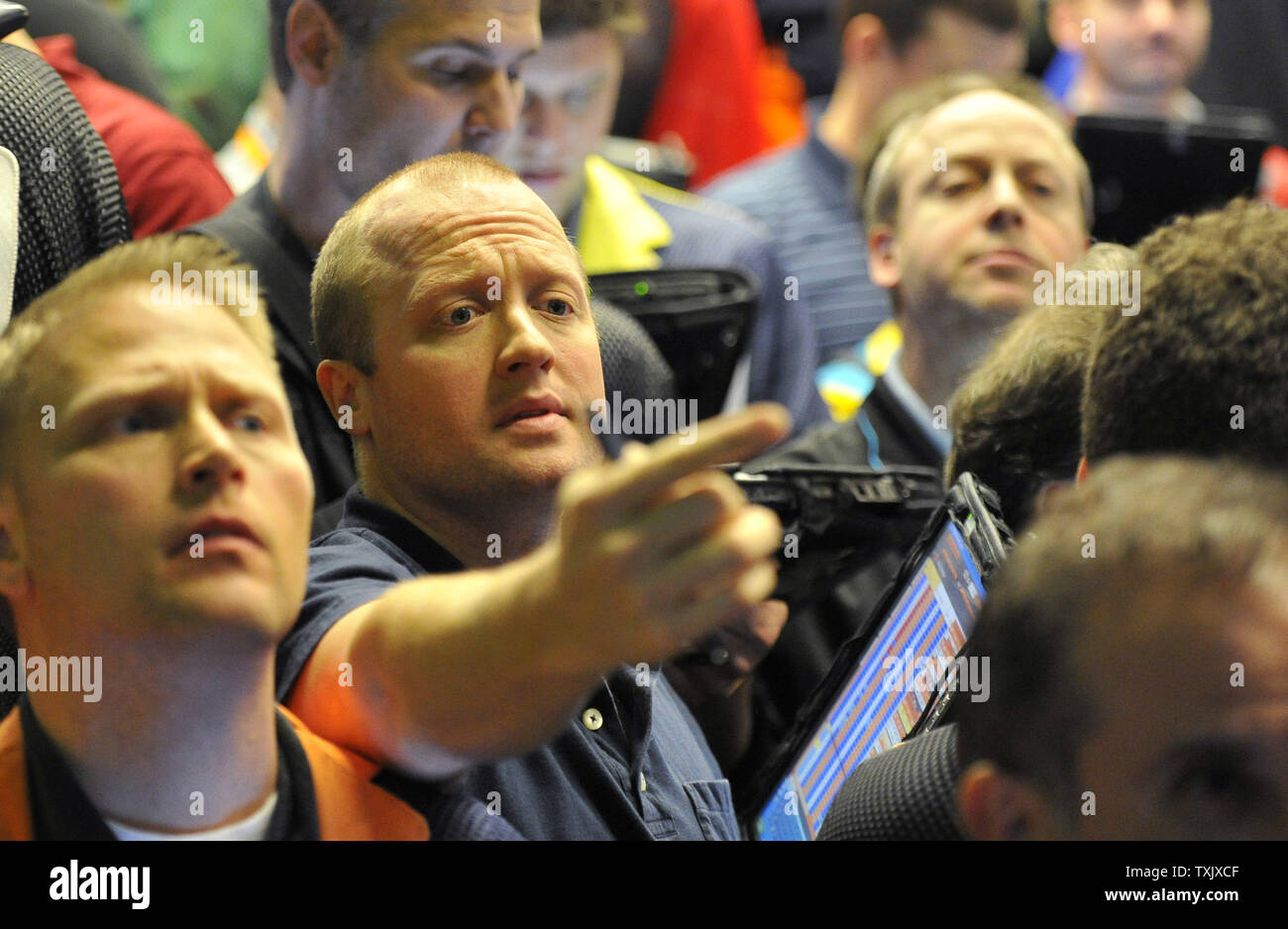 Pit signal board hi-res stock photography and images - Alamy