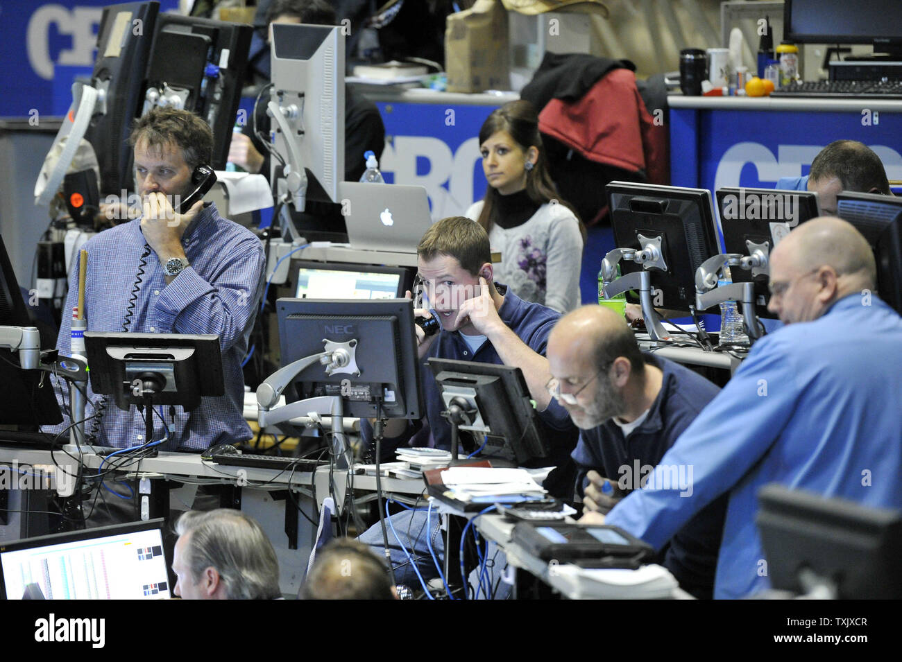 Vix options hi-res stock photography and images - Alamy