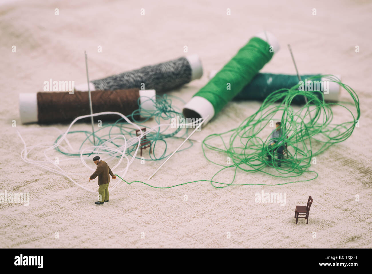 Creative thinking children hi-res stock photography and images - Alamy