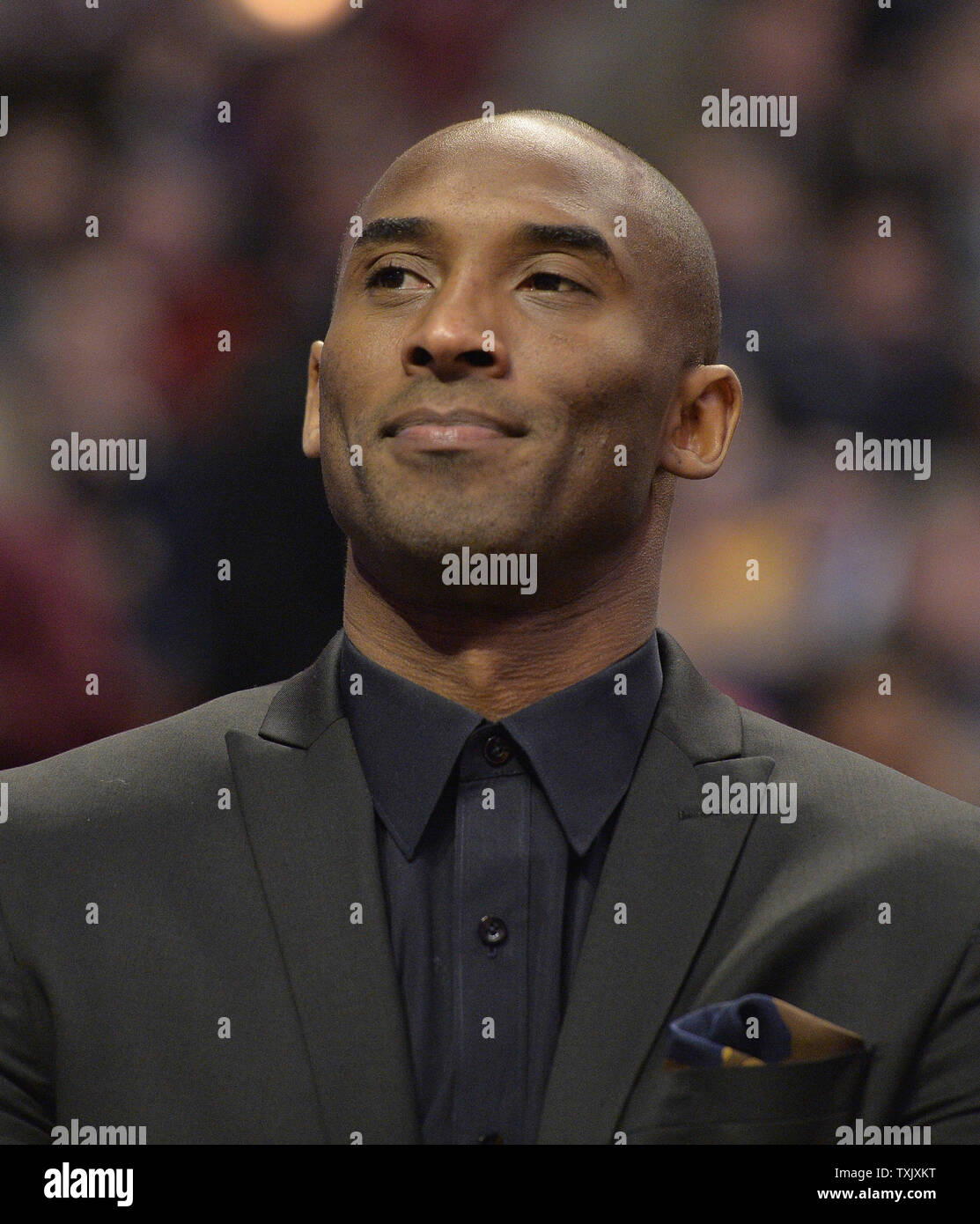 Kobe los angeles lakers sits hi-res stock photography and images - Alamy