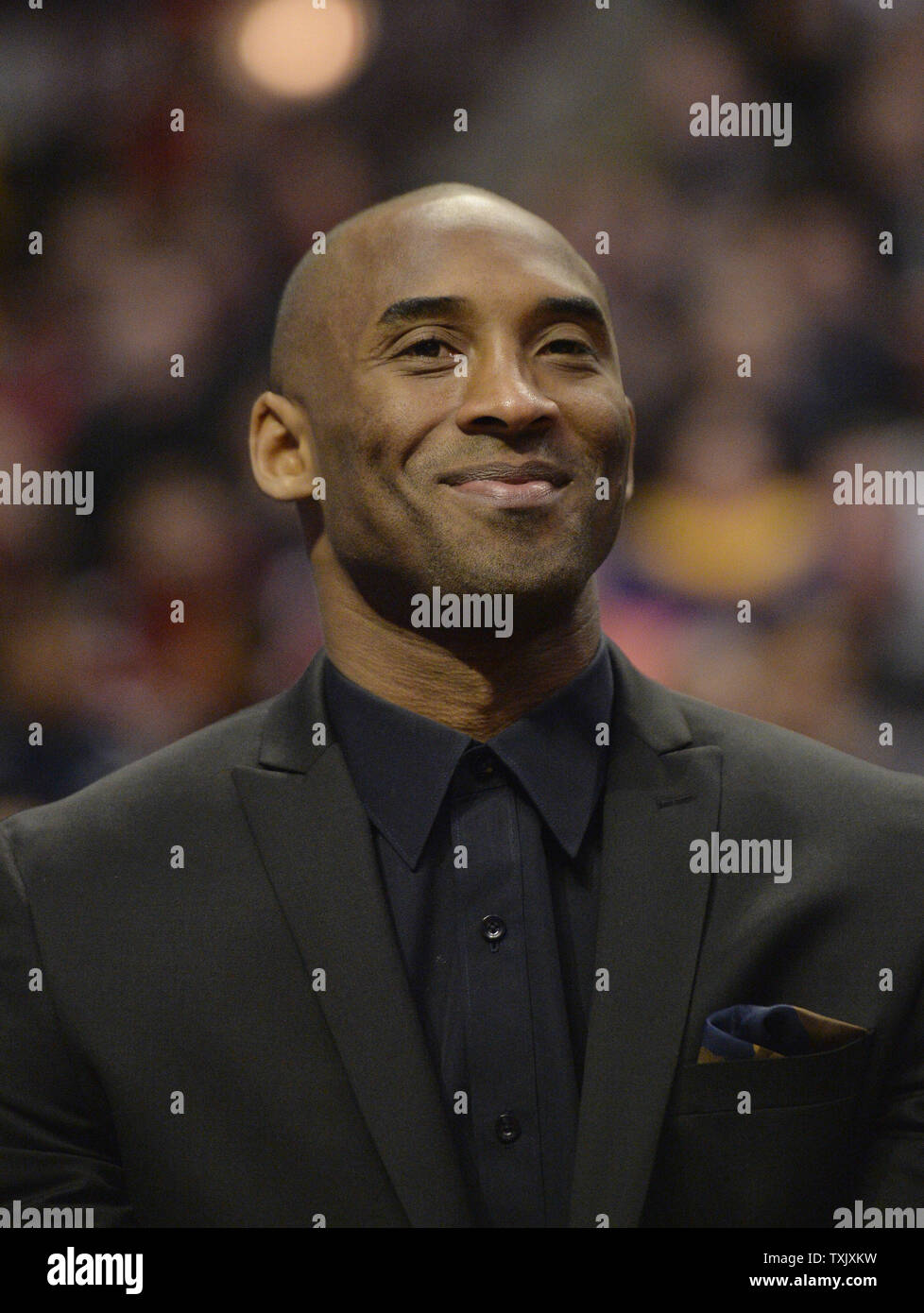 Kobe bryant lakers bench hi-res stock photography and images - Alamy