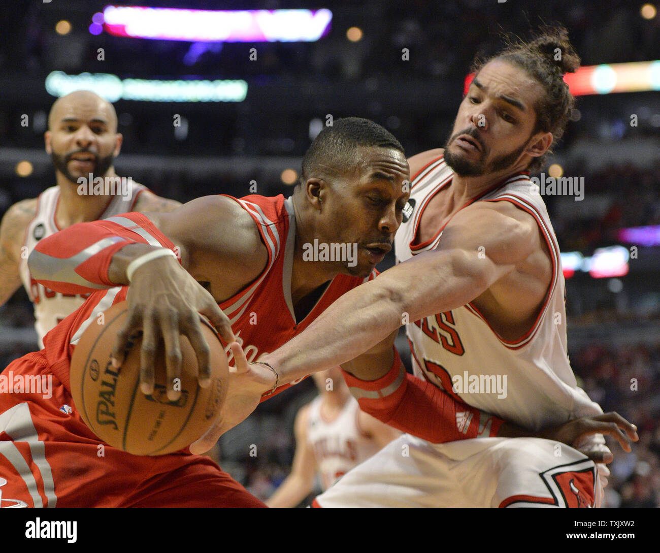 Joakim noah dwight howard hi-res stock photography and images - Alamy