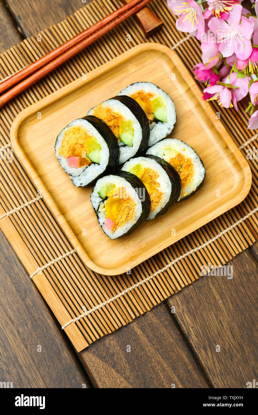 Korean Laver rice in bamboo plate Stock Photo - Alamy