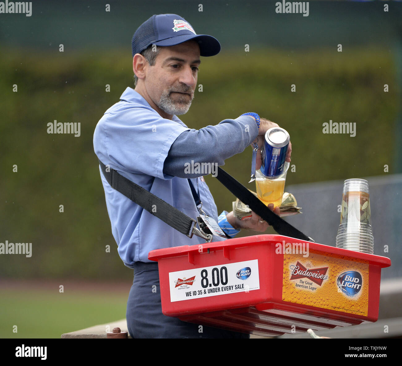 Beer vendor game hi-res stock photography and images - Alamy