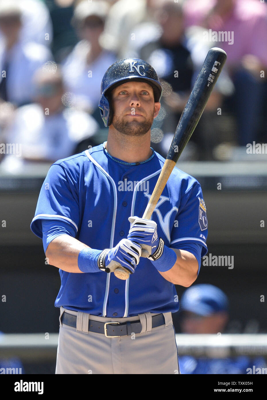 Kansas City Royals' Alex Gordon bats during the fourth inning against ...