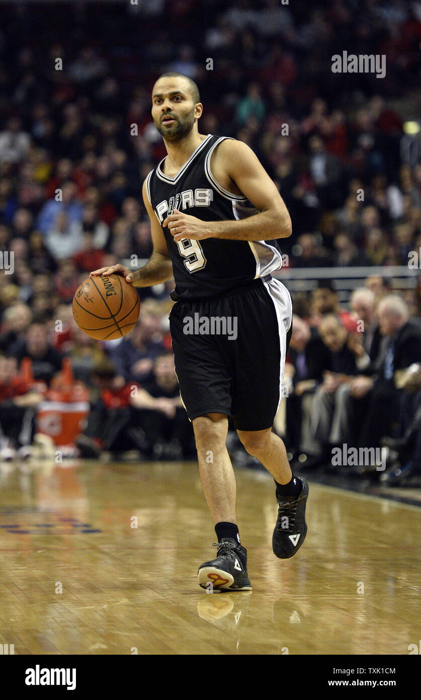 Baseketball ball court hi-res stock photography and images - Alamy
