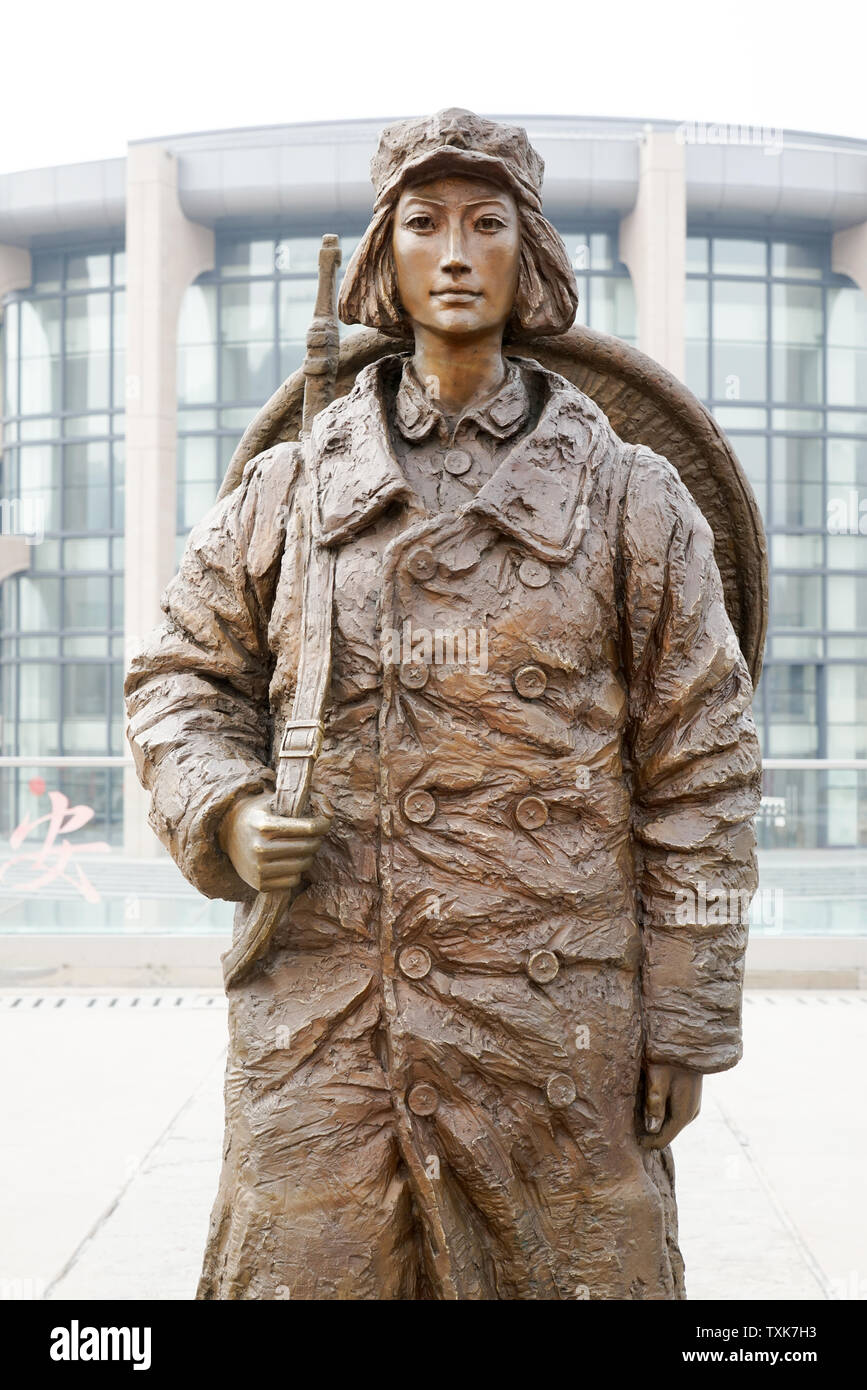 Humanistic statue of Yan'an Stock Photo - Alamy